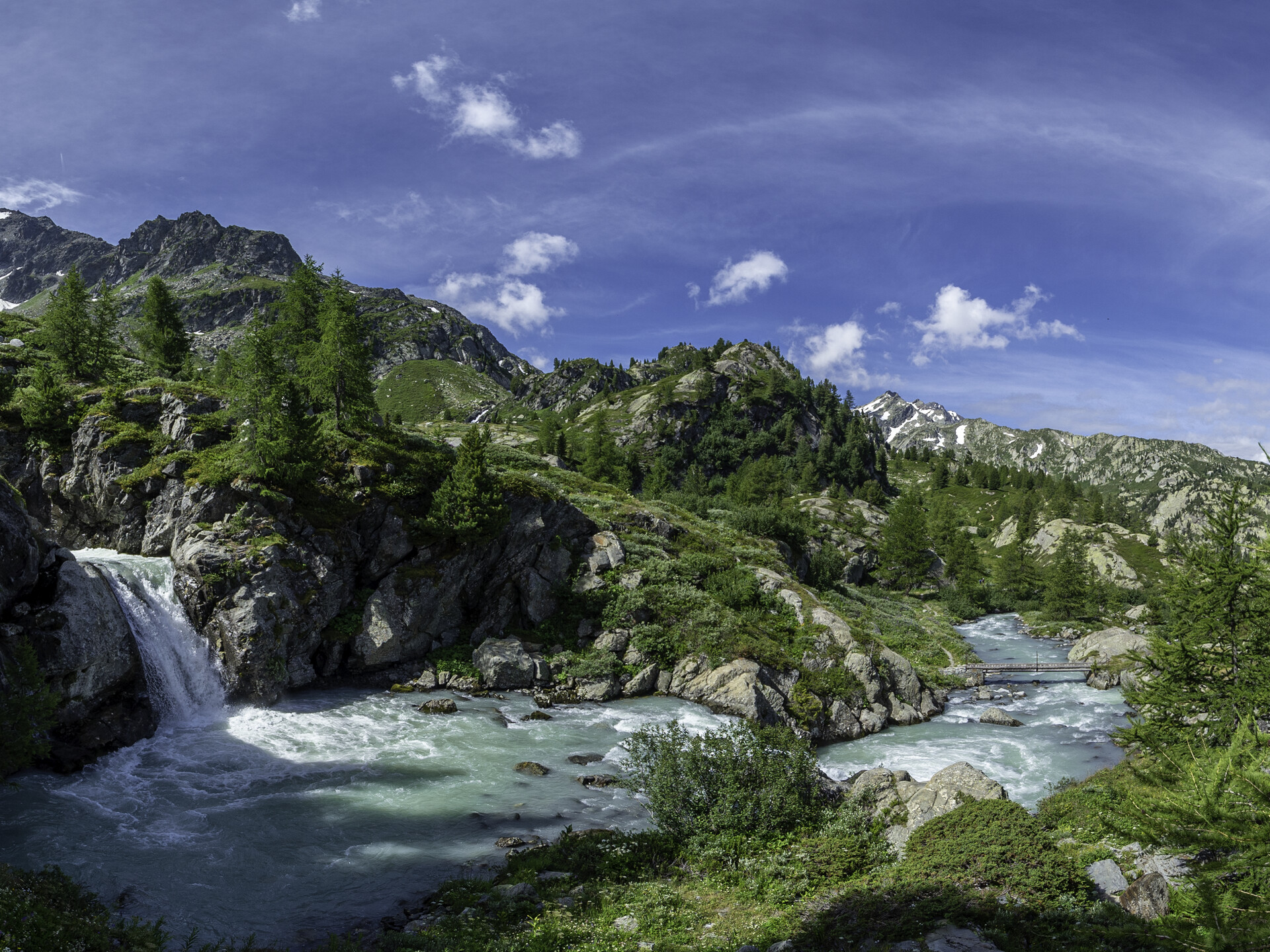 Trekking sul sentiero delle cascate del Rutor